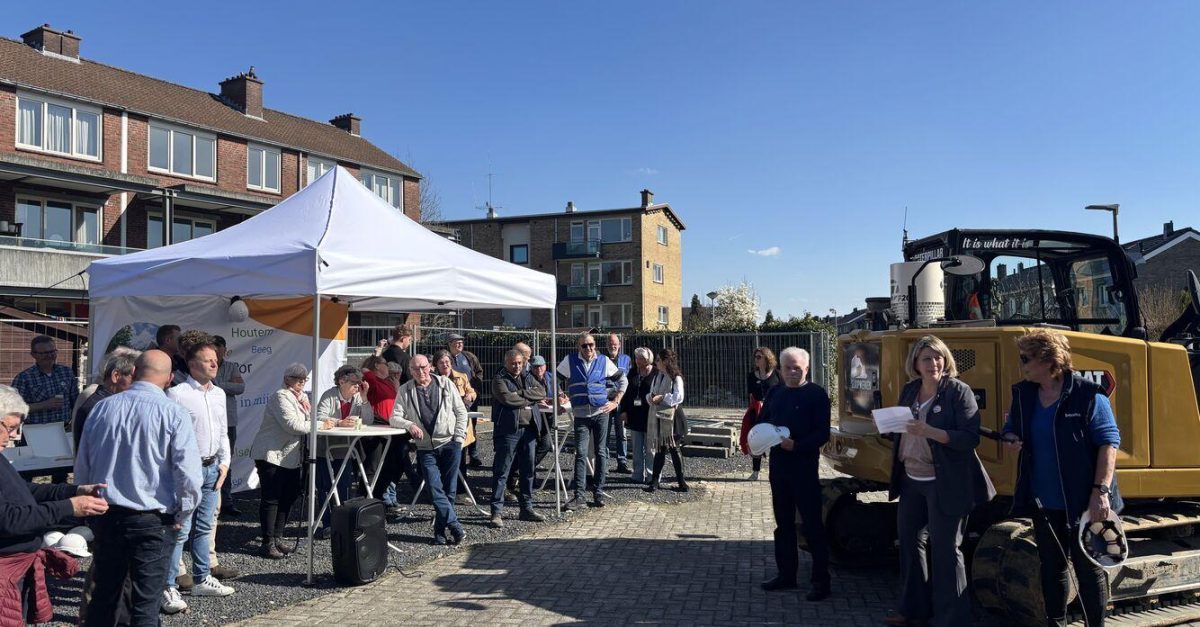 Sloop 24 eengezinswoningen Nieuwdorp officieel van start - Smeets Bouw